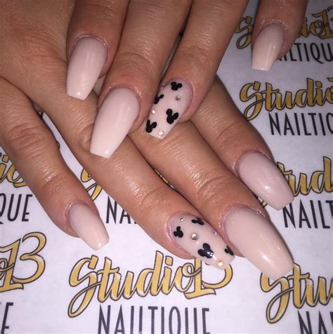 Disney Nails That Will Inspire Your Next Magical Manicure Disneyland