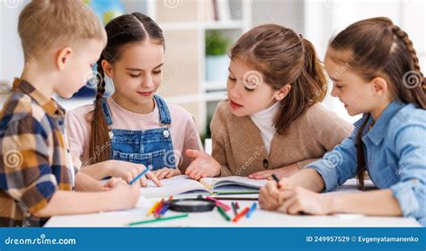Diligent Girl Speaking With Classmates Stock Image Image Of Cognition