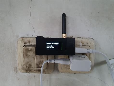 Monitoring Konsumsi Daya Listrik Pada Sistem Penerangan Jalan Umum Pju