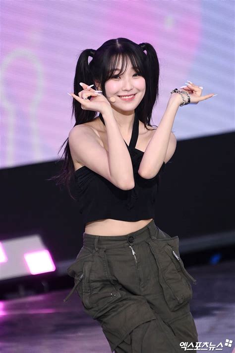 프로미스나인 백지헌 입덕을 부르는 눈웃음 엑s Hd화보