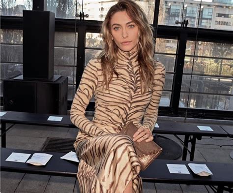 «Космическая красота 25 летней звездной наследницы Дочь Майкла Джексона поделилась новыми