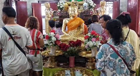 ข่าว Like สาระ ใกล้วันหวยออกสายมูแห่กราบไหว้ขอพรส่องเลขอ่างน้ำมนต์หลวงพ่อปากแดงคึกคัก