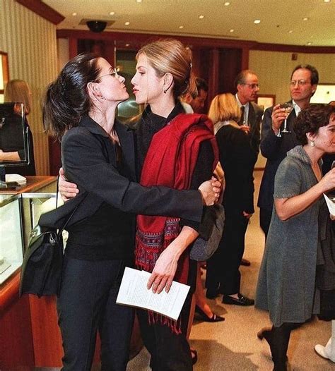 Their Friendship Is Gold Faniston Jenniferaniston Courteneycox