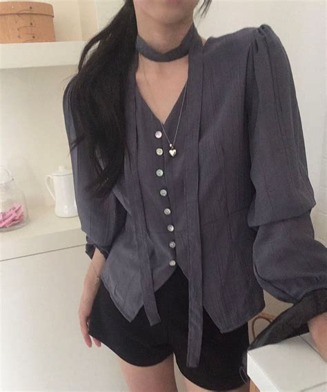 아모로소 [스카프set] 케이트 타이 퍼프 긴팔 블라우스 4col 머플러 브이넥 자개단추 가을 겨울 하객룩 데이트룩 데일리룩