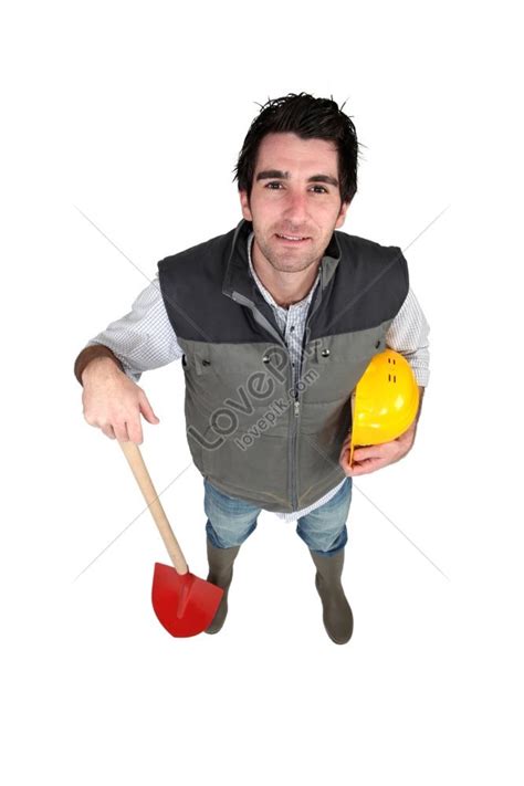 삽 그림을 들고 있는 핸디맨 사진 무료 다운로드 Lovepik