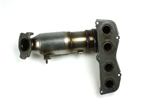 2004 Toyota Camry Se 2 4l A T Catalytic Converter With Integrated