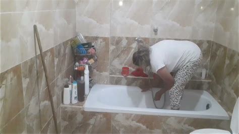 روتينى معاكو دخلت الحمام اغسل ايدى اتصدمت صدمت عمرى من اللى شوفته حلفت