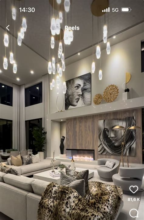 8 Idées De Salon Haut Plafond Salon Haut Plafond Plafonds Hauts Plafond