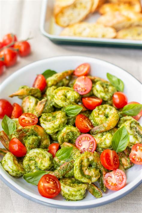 15 Super Fast Meals To Make With A Tub Of Pesto Sauce