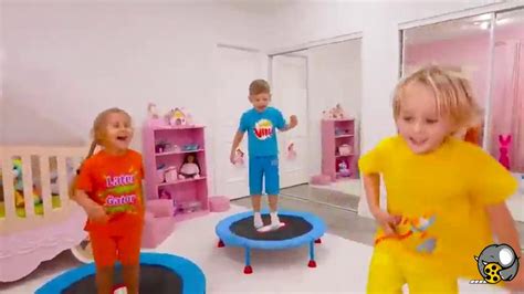 ولاد و نیکی طولانی خنده دار بازی و سرگرمی تابستانه کودکان بیرون از