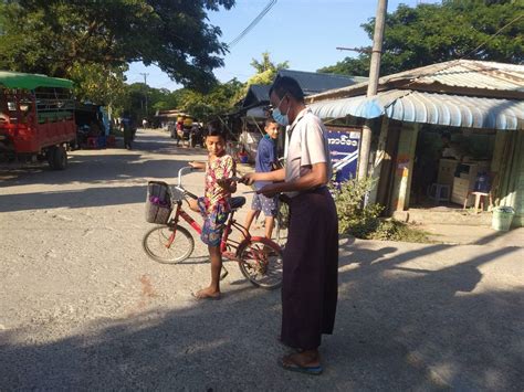 ပေါက်တောမြို့၌ ၇၇ နှစ်မြောက်တပ်မတော်နေ့ အထိမ်းအမှတ် သတင်းစကား လက်ကမ်းစာစောင်များ ဖြန့်ဝေ