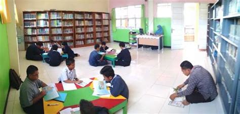 Peradaban Al Izzah Integrated Sorong City Senior High School Private School Sorong Kf Map