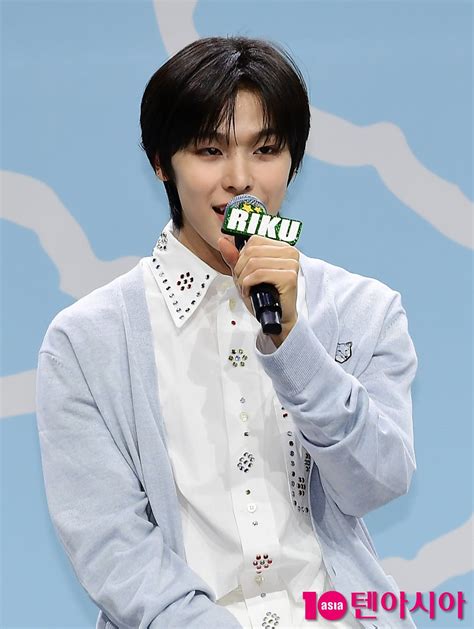 Ten포토 Nct Wish 리쿠 매력적인 눈빛 텐아시아