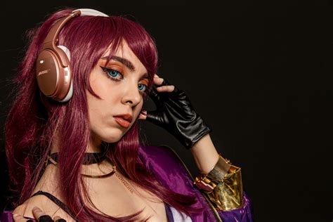 Hot Headphones Chick Wallpaper Hot Headphones Chick Wallpaper