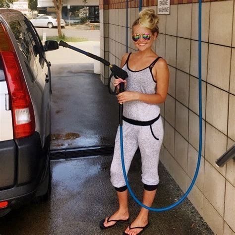 Hannah Lochners Feet