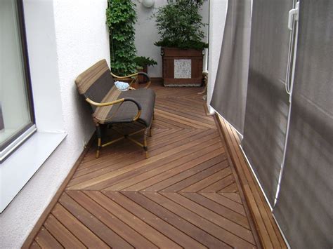 Чем обшить балкон внутри террасной доской кумару или гарапа