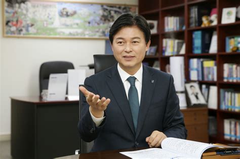 시장인터뷰 조용익 부천시장 “광역교통 인프라 장점 살려 도시 경쟁력 높일 것”