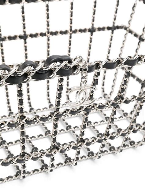 „Шанел“ дизјанираше корпа за пазарење која чини 46 000 евра Reporter Mk