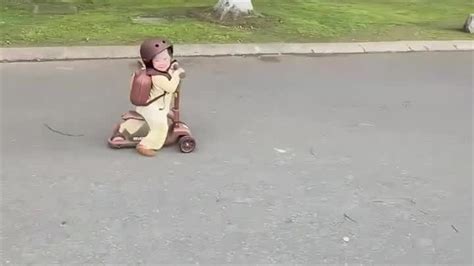 ویدئو اسکوتر صندلی دار کودکانه بچه گانه دخترانه پسرانه نماشا