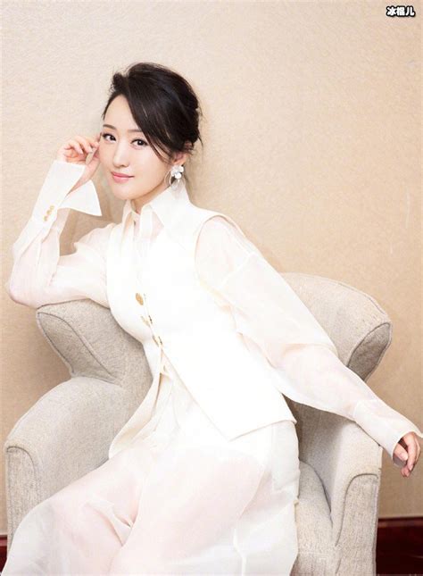 甜歌天后杨钰莹晒美照结果这条裙子让她翻车了 明星 冰棍儿网