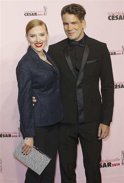 [pics] Scarlett Johansson And Romain Dauriac — Newly Engaged Couple