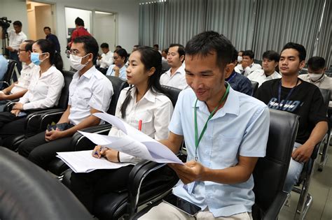 រូបភាពសកម្មភាព ឯកឧត្តម ហេង ស៊ីឡេង សមាជិក គ ជ ប បានដឹកនាំកិច្ចប្រជុំផ្សព្វផ្សាយជាមួយភាគីពាក់ព័ន្ធ