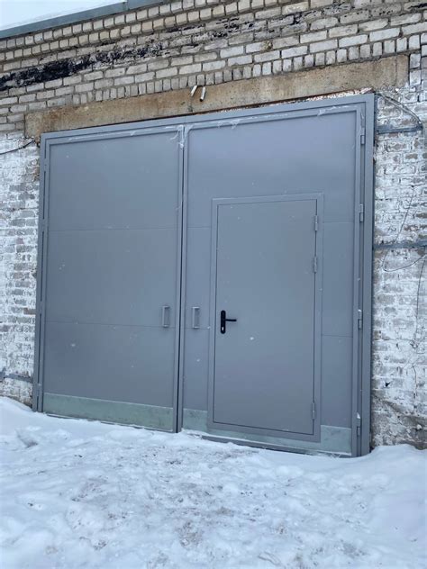 Противопожарные ворота красные в Санкт Петербурге