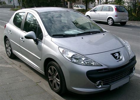 PEUGEOT 207 - Review and photos