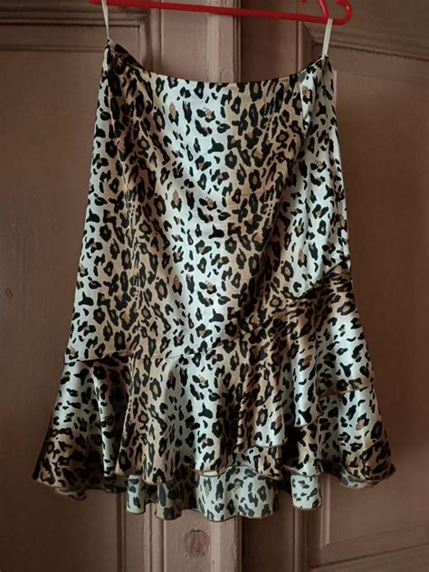 Класна спідниця під атлас — ціна 185 грн у каталозі Міді спідниці Купити жіночі речі за