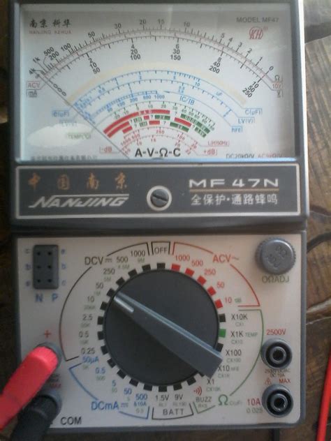 How To Test Battery Voltage Using Multimeter Digital Analog
