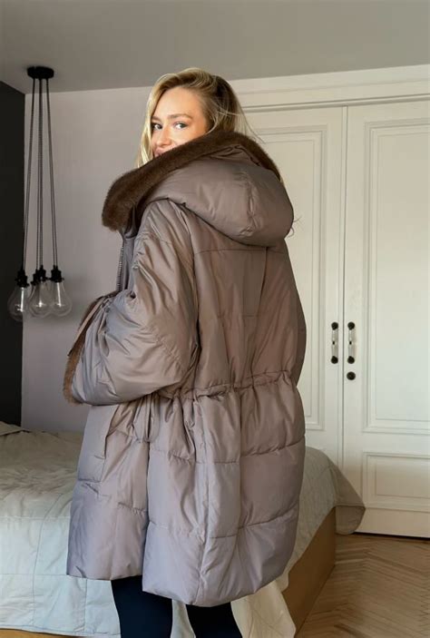 Пуховик Купить зимние пуховики женские с мехом модели 2023 2024 года в Москве In 2024 Fashion