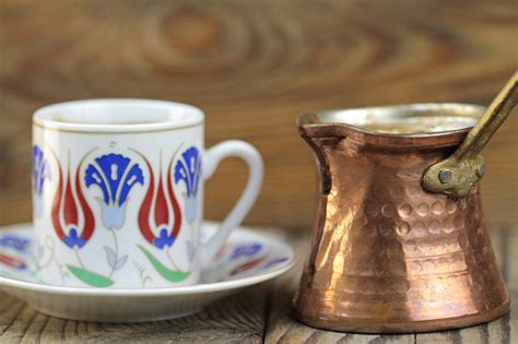 전통적인 오토 모티브 컵 및 구리 커피 냄비와 터키어 커피 갈색에 대한 스톡 사진 및 기타 이미지 갈색 고대의 고풍스런 Istock