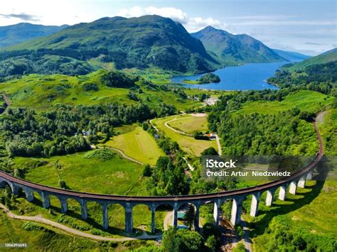 글렌핀난 육교 스코틀랜드 아름다운 유명한 스팟 무인 항공기 보기 사진 글렌피넌에 대한 스톡 사진 및 기타 이미지 글렌피넌 고가교 철도 Istock