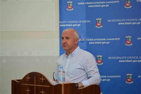 ხონი დღეს 🔹ხონის მუნიციპალიტეტის მერმა ლადო ჯურხაძემ საკრებულოს 2023 წლის ანგარიში წარუდგინა