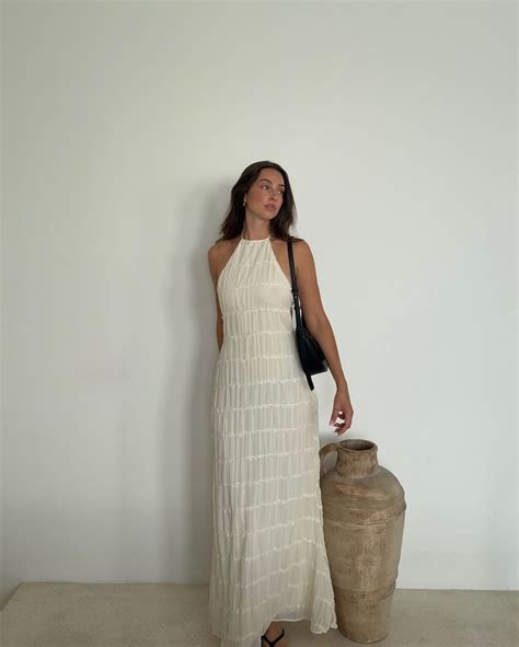 Amber Francis Lifestyle Fashion And Travel On Instagram The Dresses