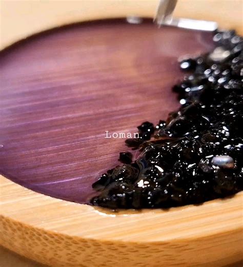 작업 영상 반응이 요로코롱 핫할줄이야 조회수가 벌써 1만이 넘었어 조금 부끄러우면서도 쀼듯하구 신기해 🫣 다들 너무 고마워 ㅜㅜ 스레드 시작하구 나서 고맙다는