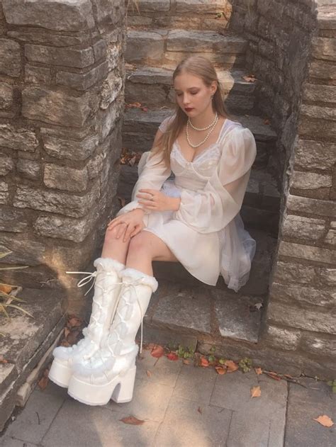 Pin By Rosie On Postacie Angel Outfit Angelcore Aesthetic Outfits
