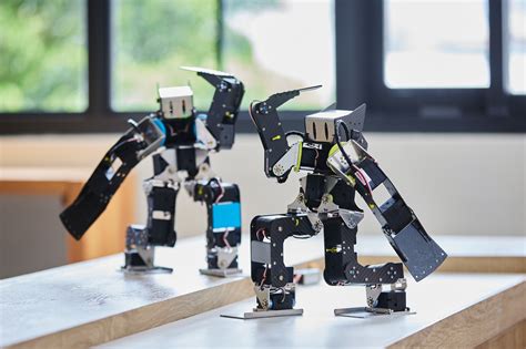 Mainnolab 梅諾實驗室 Bc 101 最近進行了小改版： 1 Pad 移到了左上方，使用起來比較順手 2 Arduino 主板由 Leonardo 改為 Micro 3 新增