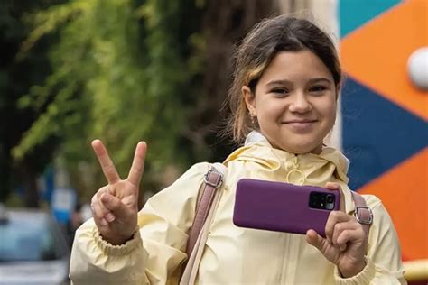 La Abuela Tremenda La Infancia Que Se Escapa Entre Pantallas Una