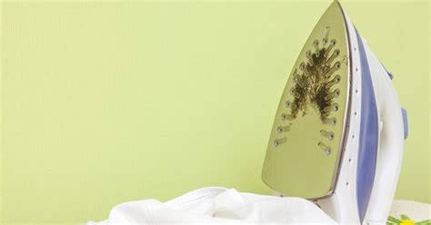 Як почистити праску від нагару як сірники допоможуть зробити поверхню чистою