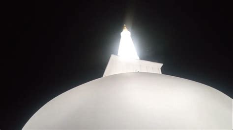 රුවන්වැලි මහ සෑය අභියස Youtube