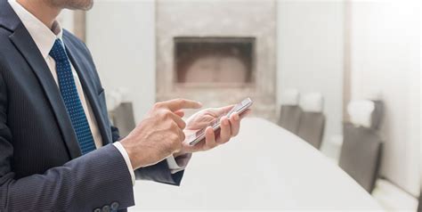 사업을 사용 하 여 스마트 룸 인테리어 배경 회의에 전화 하 고 공간을 복사 합니다 기술을 사용 하 여 직장의 개념입니다