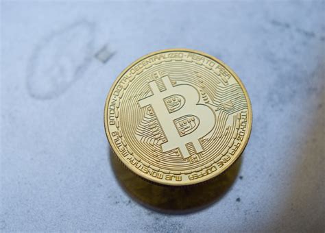 ビットコインetf承認は確実！？申請企業のvaneck社が語る！「取引初日だけで1000億円規模になる」との発言も ビットコイン谷