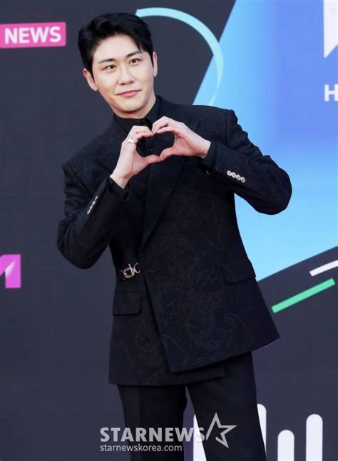 영원히 탁월한 선택 영탁 스타랭킹 男 트롯 2위 네이트 뉴스