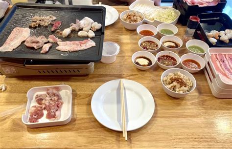 Maybe Design Day83 วันนี้จัดหมูกระทะตั้งแต่เที่ยง Facebook