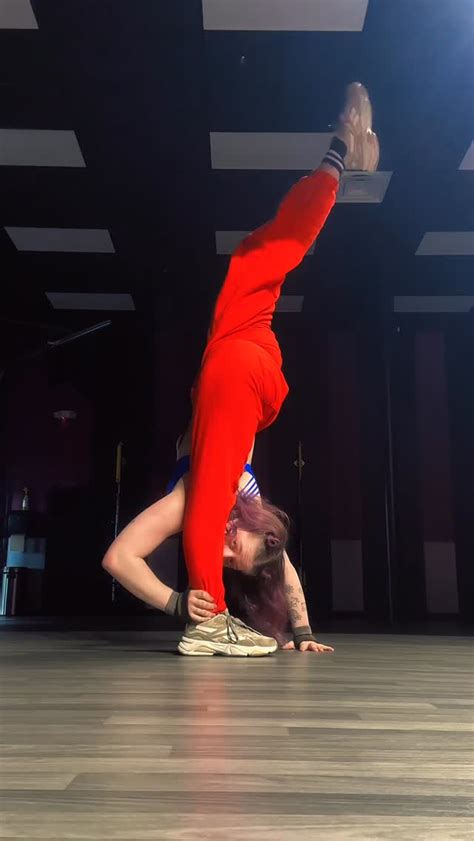 Emilie Burns Freestyle Flowing 😇 Instagram