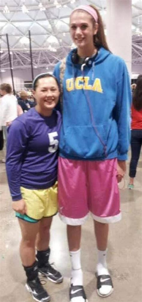 69 Girl From Ucla Scrolller