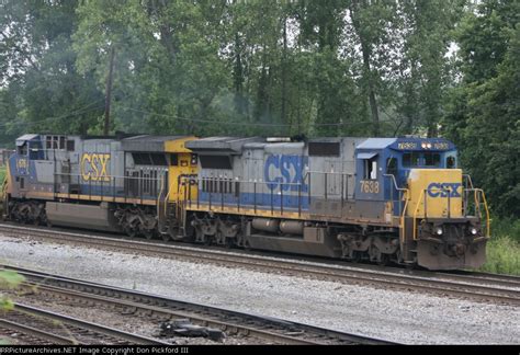 Csx 7638 Dash8 40c Heads South Towards The Diamond