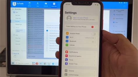 Unlocks Hub IPhone Wired