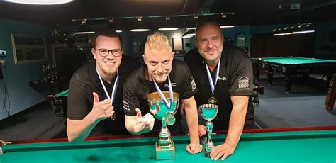 Hyvink Voitti Kaisan Joukkue Sm Kultaa Biljardisuomi